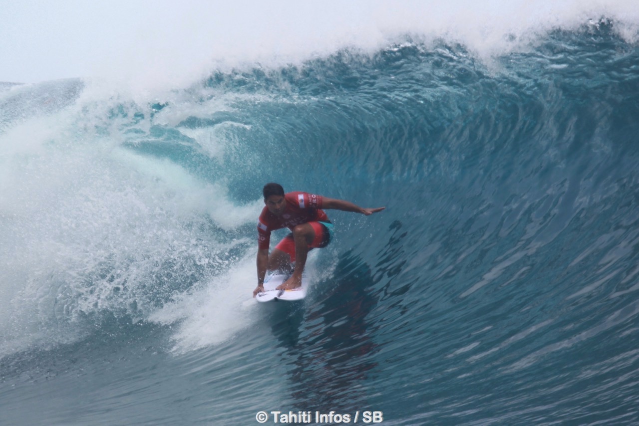 Surf Pro - Tahiti Teahupo'o Pro : Bon début pour nos Tahitiens