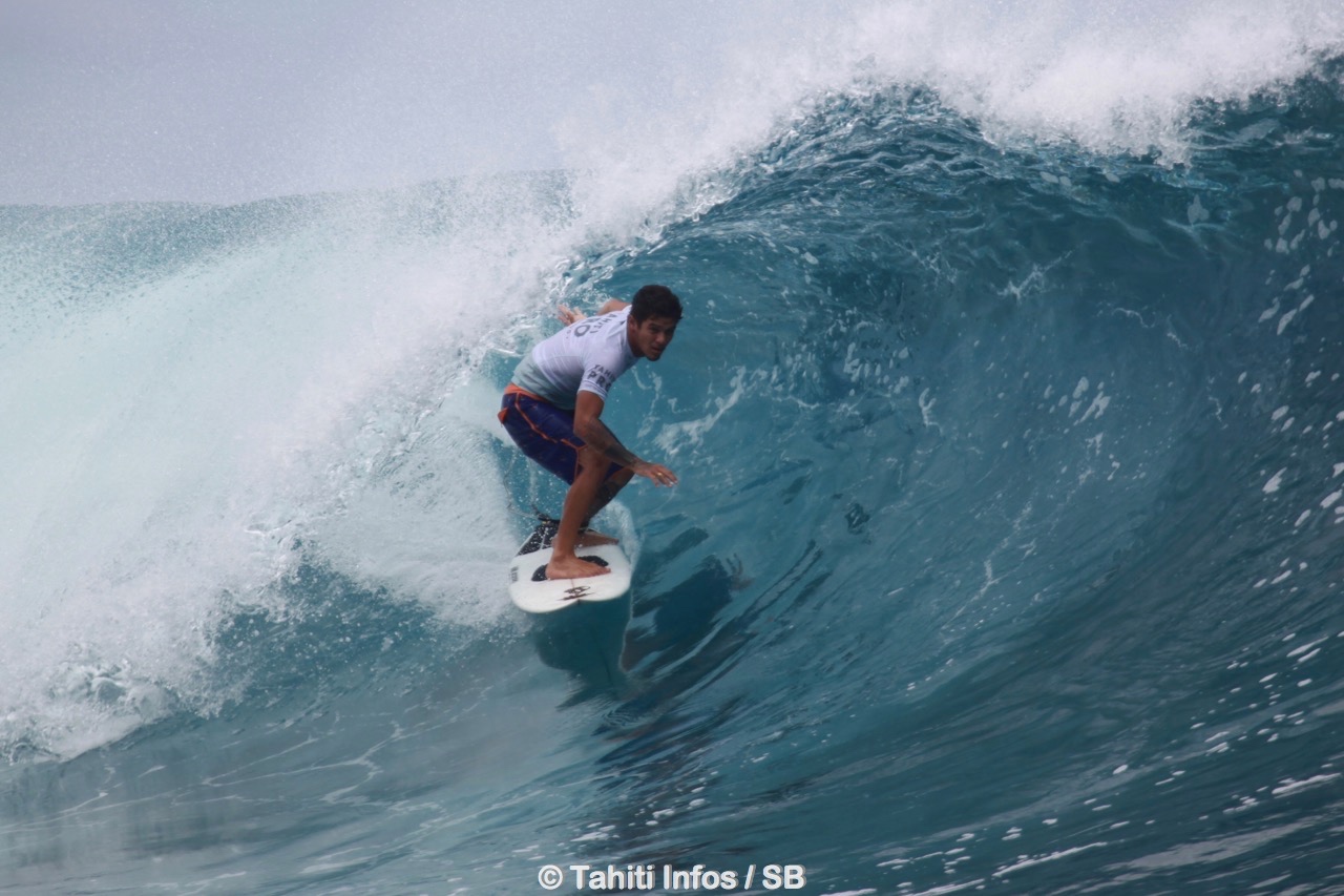 Surf Pro - Tahiti Teahupo'o Pro : Bon début pour nos Tahitiens