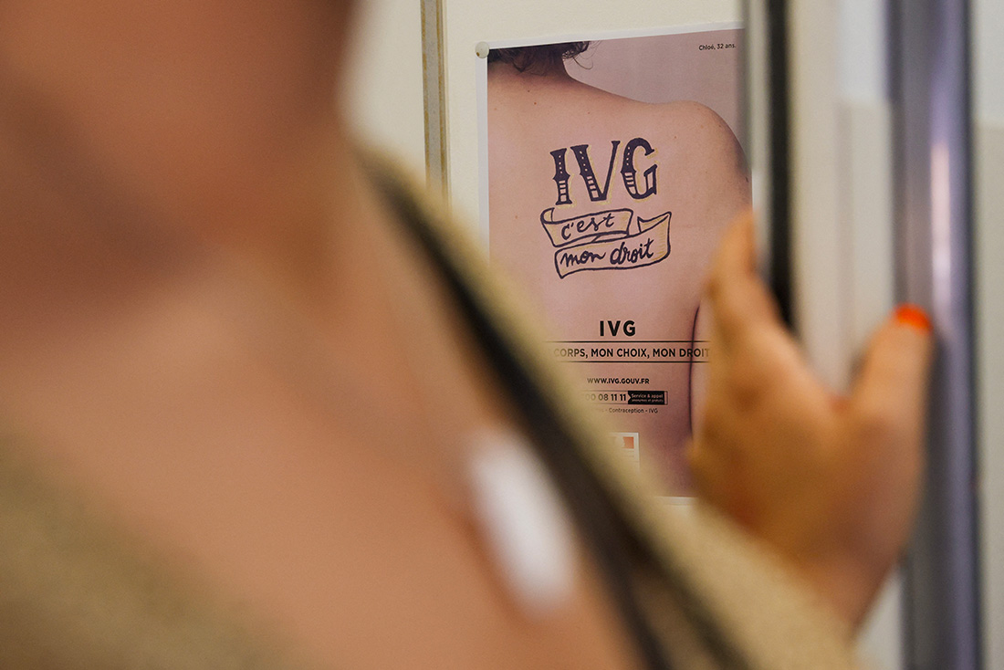 L'inscription de l'IVG dans la Constitution en suspens