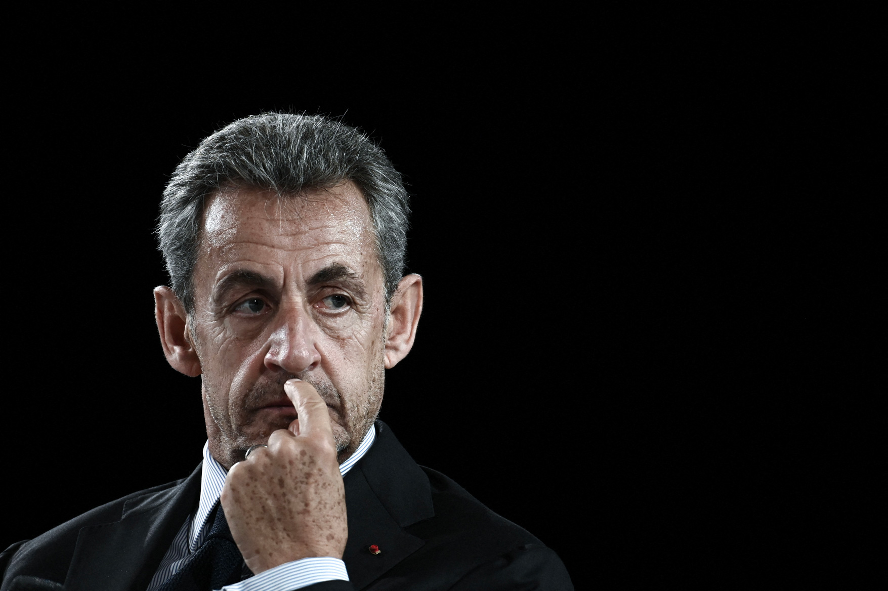 Nicolas Sarkozy condamné définitivement à un an ferme sous bracelet électronique, une première ...